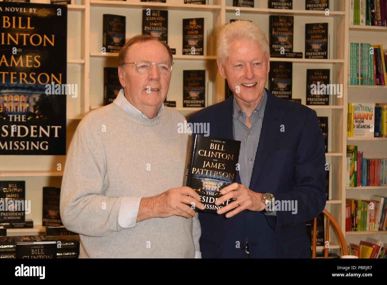 Bill clinton james patterson hi-res stock photography and images - Alamy