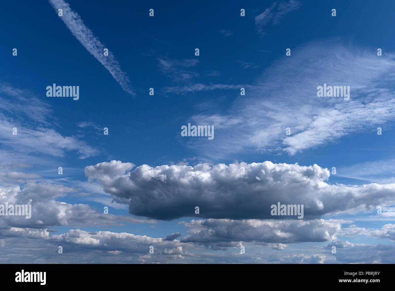 Blue sky with rain background hi-res stock photography and images - Alamy