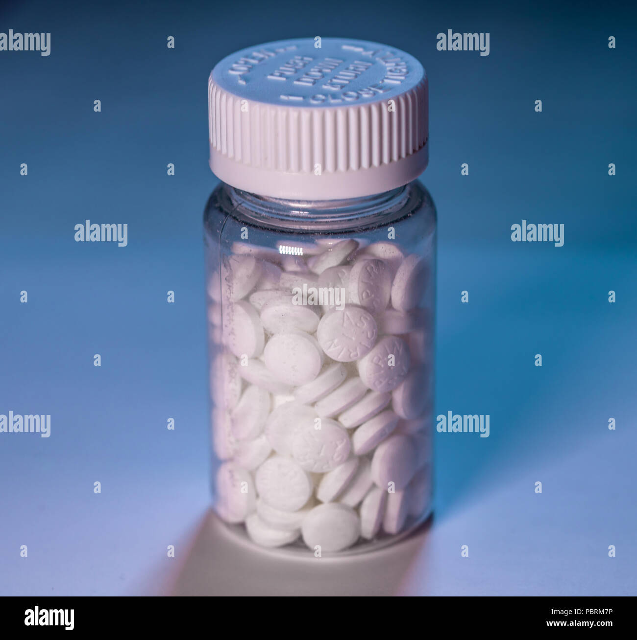 Asprin pills hi-res stock photography and images - Alamy