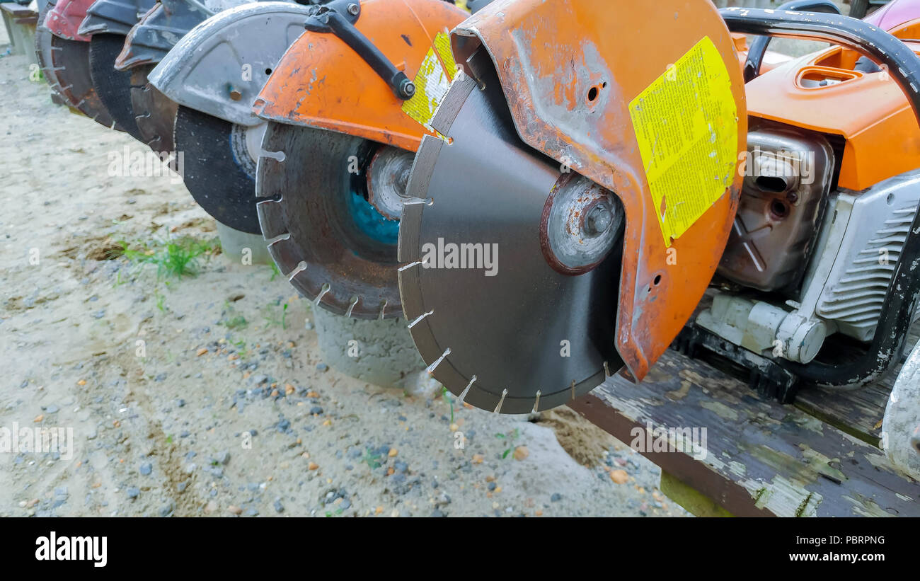 Profile on the blade of an asphalt or concrete cutter and Profile on ...