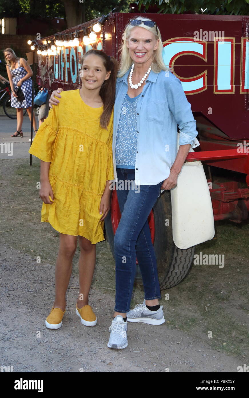 Anneka rice tv presenter hi-res stock photography and images - Alamy