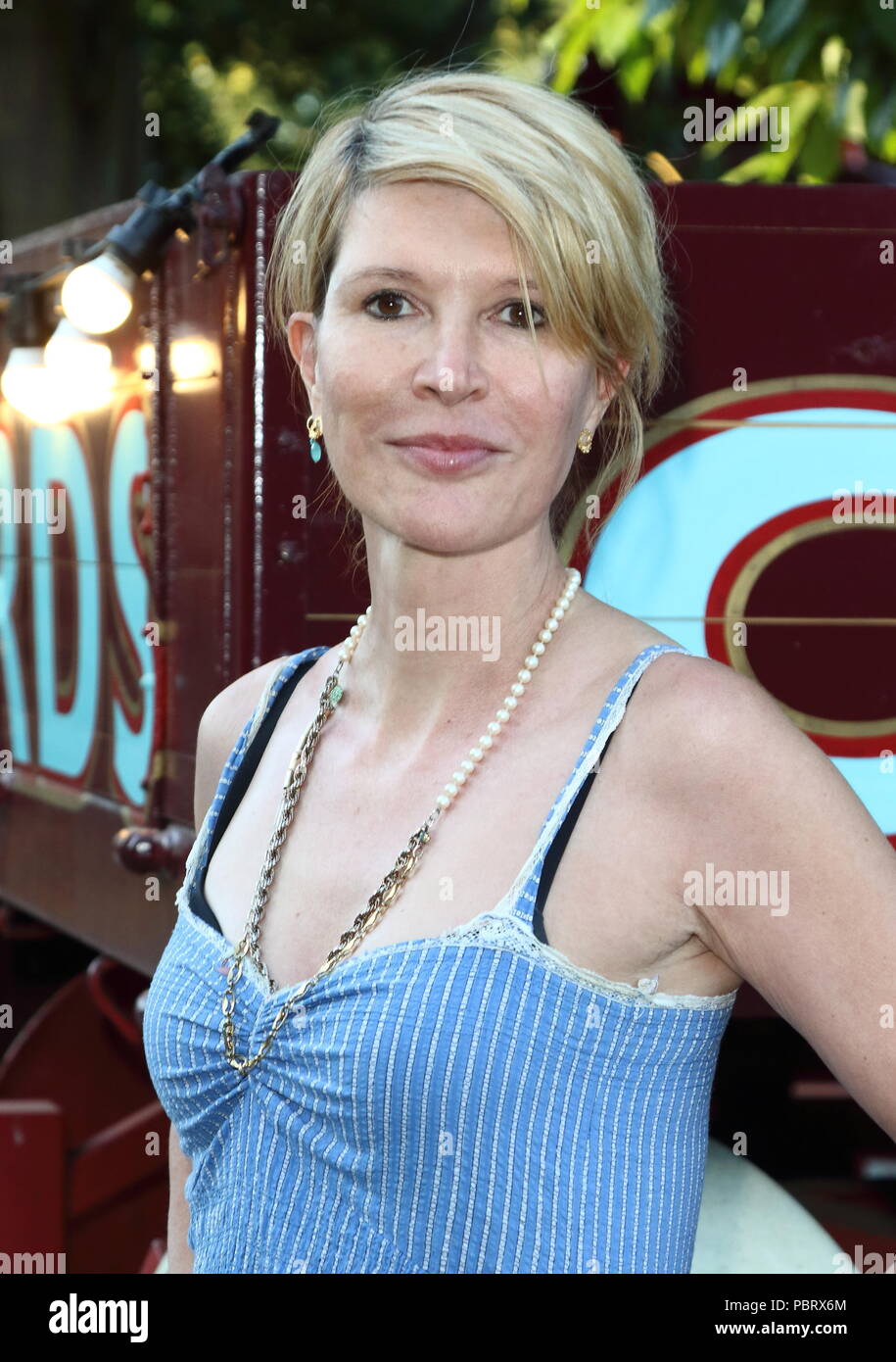 Julia davis actress hi-res stock photography and images - Alamy