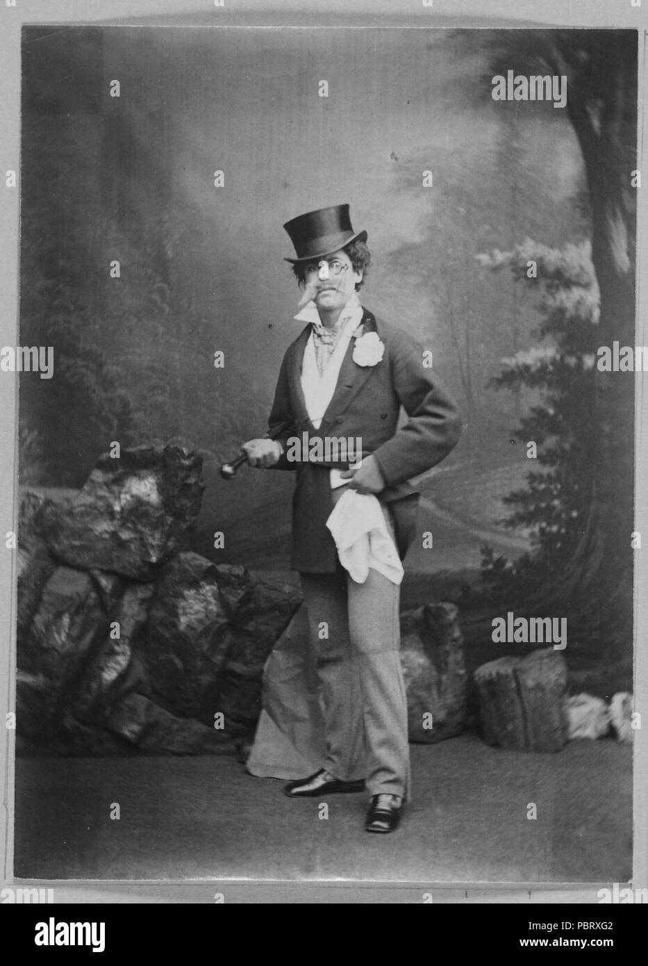 Actor in formal dress with top hat Stock Photo - Alamy