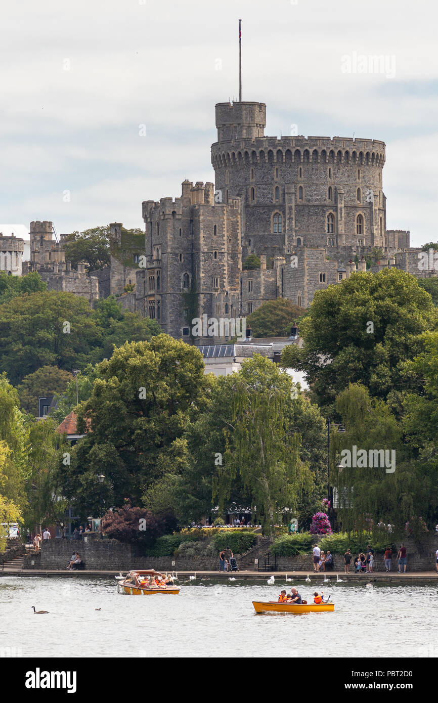WINDSOR, MAIDENHEAD & WINDSOR/UK - JULY 22 : View of Windsor Castle at ...