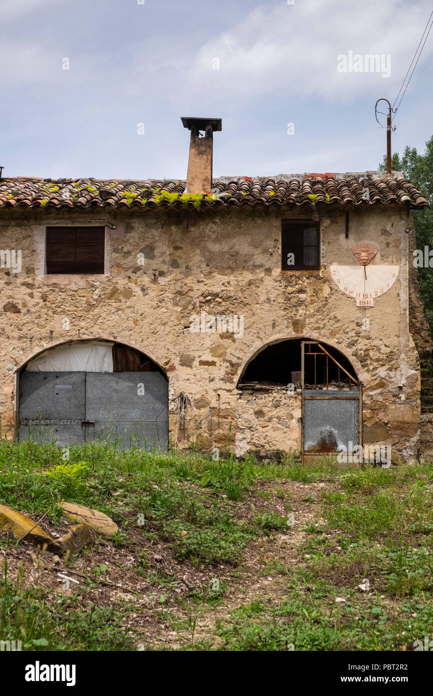 Sundial building hi-res stock photography and images - Alamy