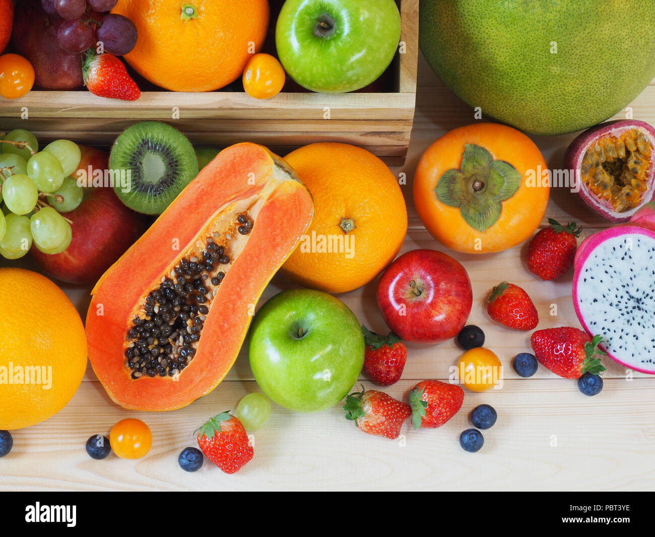 Fresh fruits for healthy eating hi-res stock photography and images - Alamy