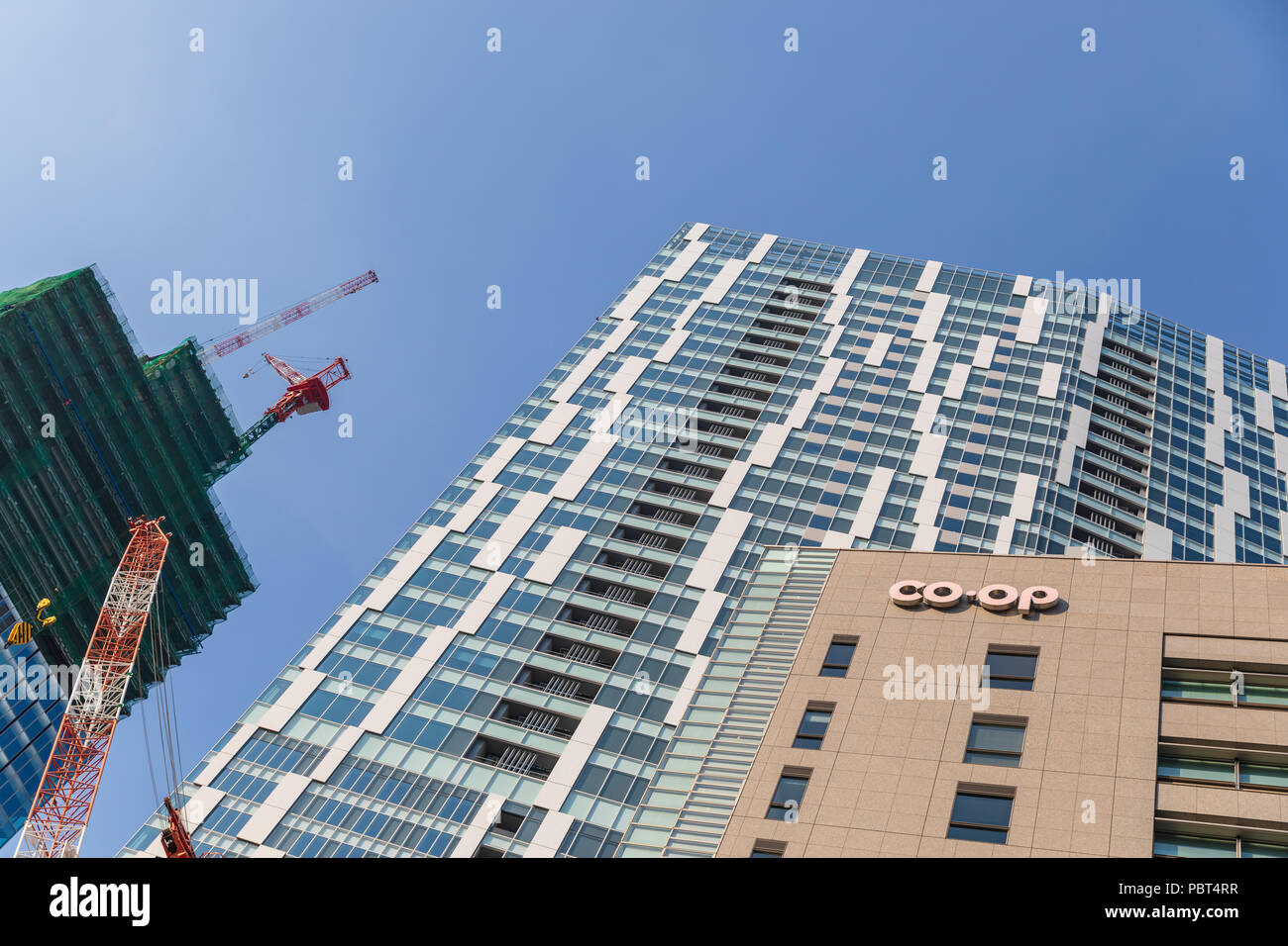 Tokyo buildings hi-res stock photography and images - Alamy