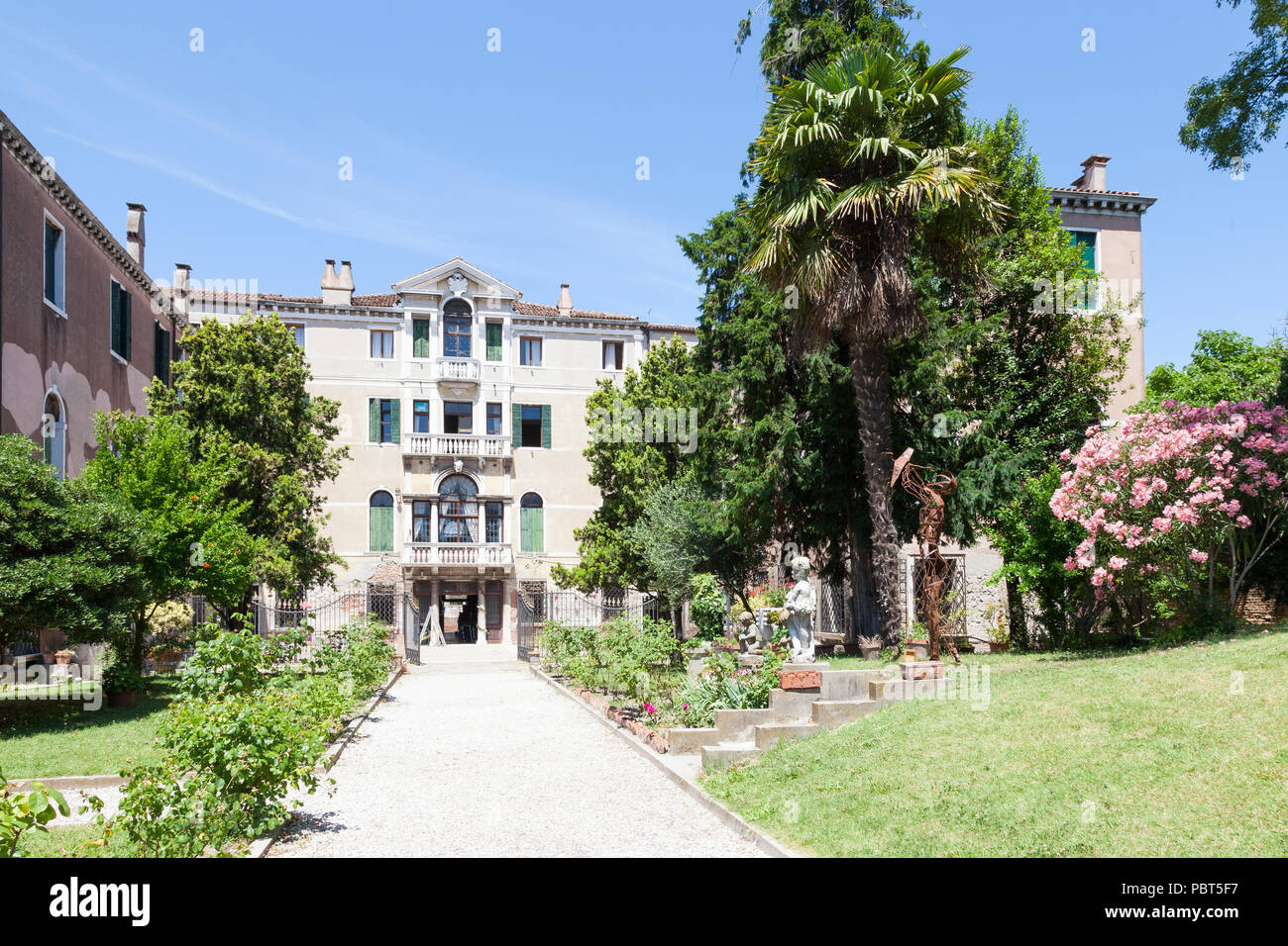 Italian baroque archiecture hi-res stock photography and images - Alamy