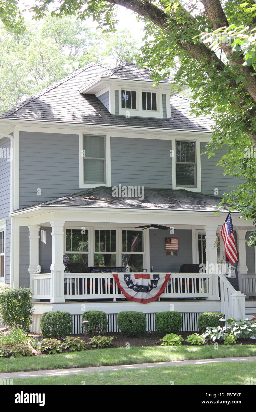 Builders of decorations hi-res stock photography and images - Alamy