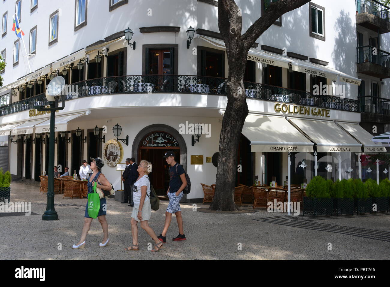 Golden Gate Grand Cafe on Avenida Zarco, in the summer. Funchal ...