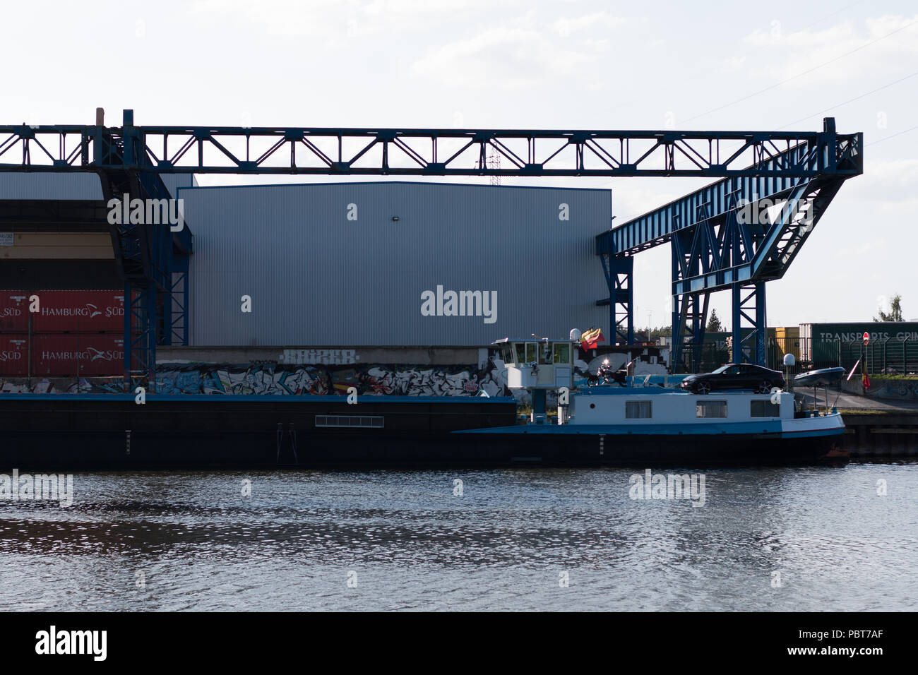 Shipload hi-res stock photography and images - Alamy