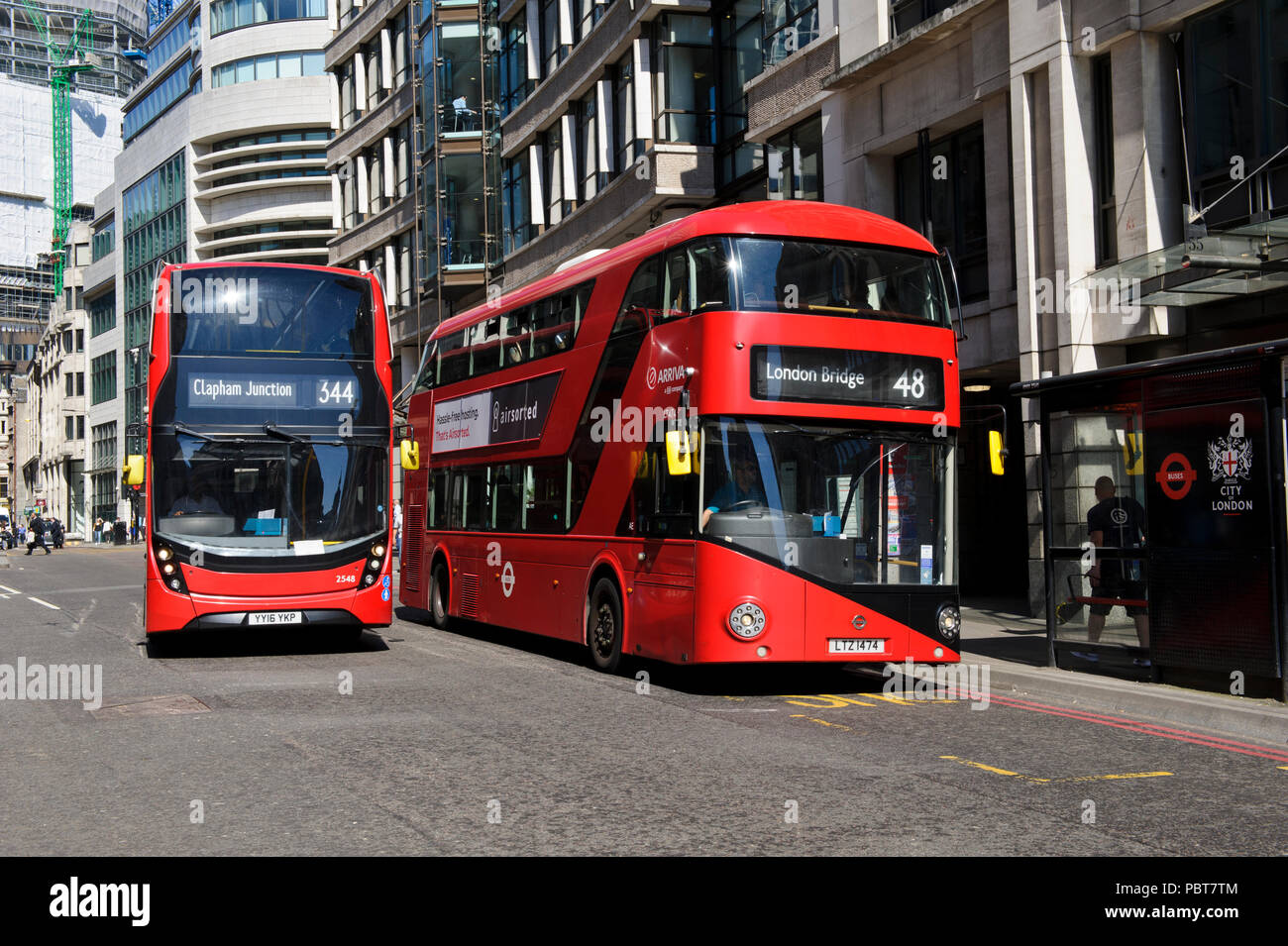 London red buses hi-res stock photography and images - Alamy