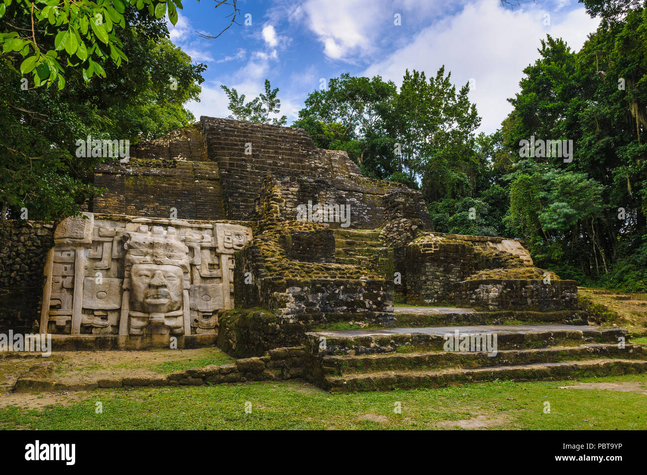 Maya temple in Central America Stock Photo - Alamy