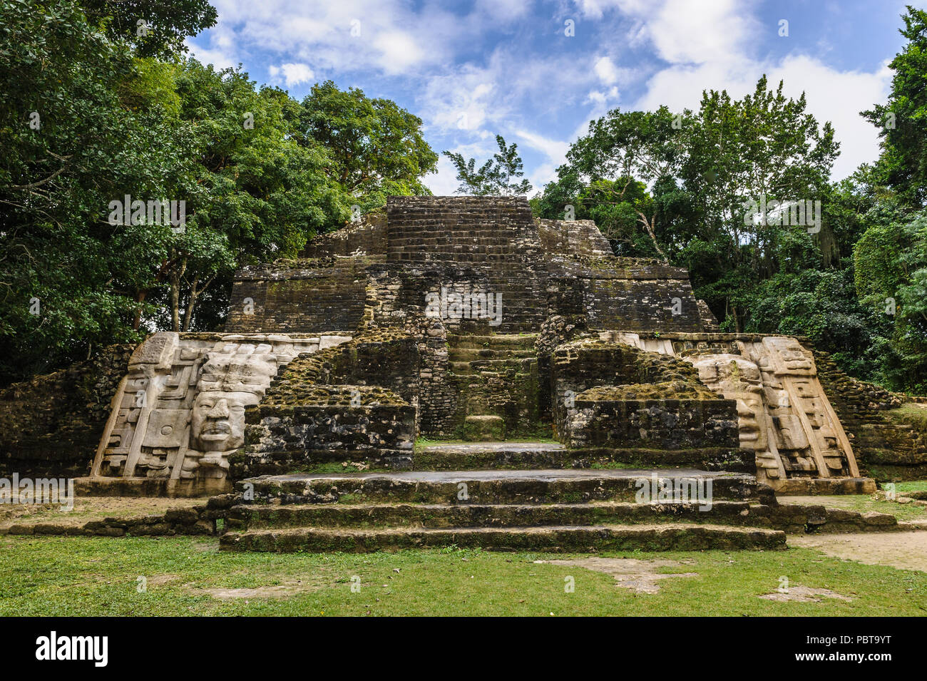 Maya temple in Central America Stock Photo - Alamy