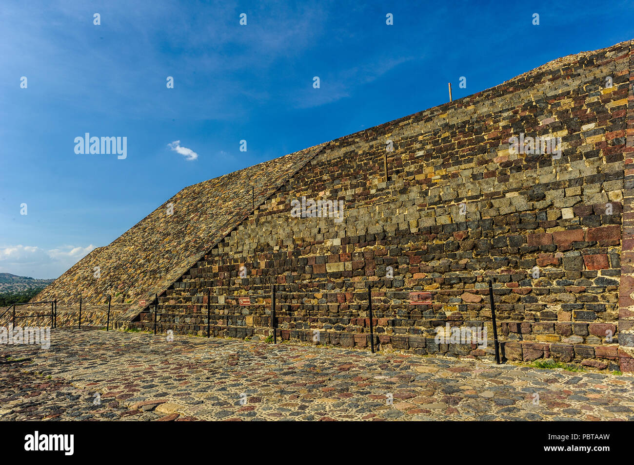Large prehispanic ruin hi-res stock photography and images - Alamy
