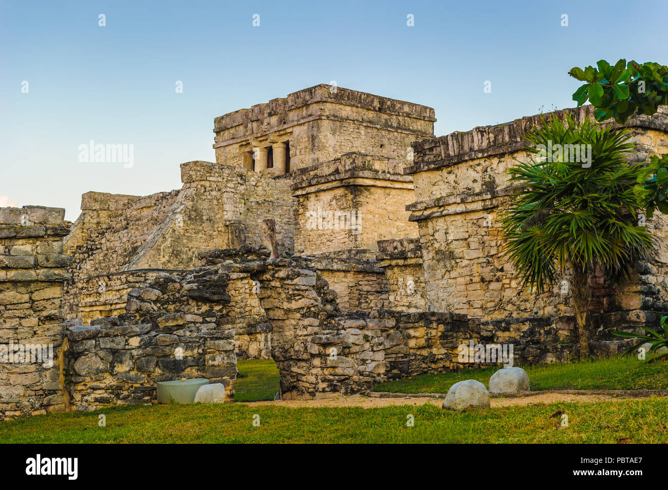 Pyramid El Castillo (The Castle), Tulum, Yucatan, Mexico Stock Photo ...