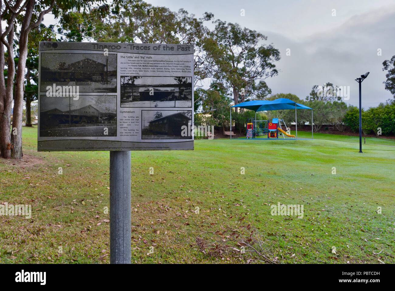 Tinaroo traces of the past information sign hi-res stock photography ...