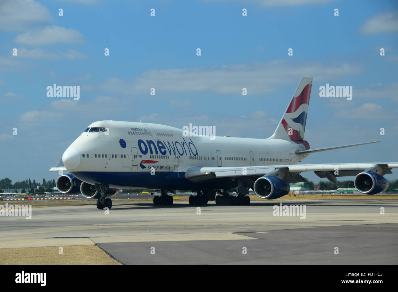 British Airways Boeing 747-400 at London Heathrow Stock Photo - Alamy