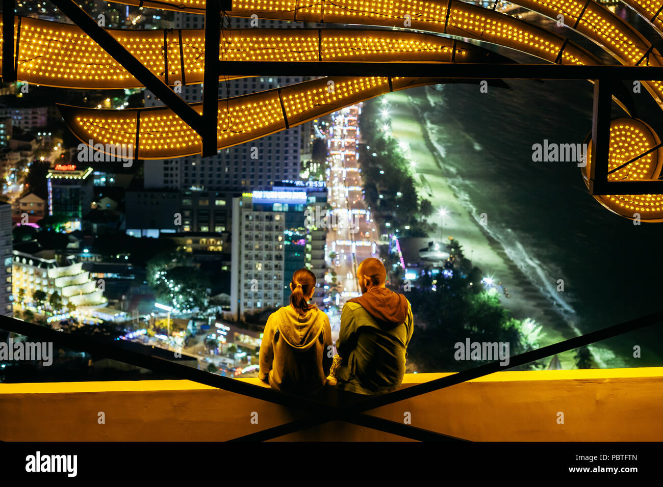 Man woman city silhouette bokeh hi-res stock photography and images - Alamy