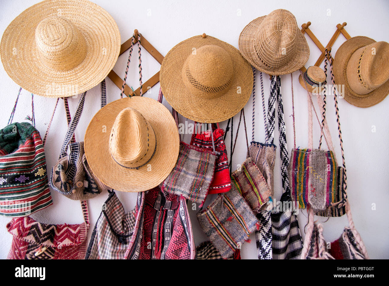 Romanian traditional hats and bags. Hand made traditional gifts ...