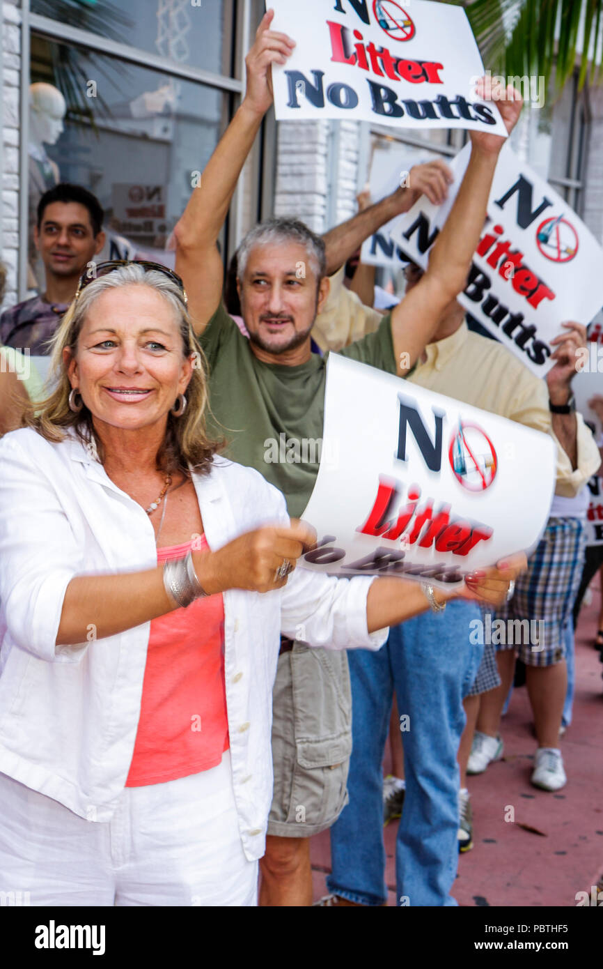Litter the environment hi-res stock photography and images - Alamy