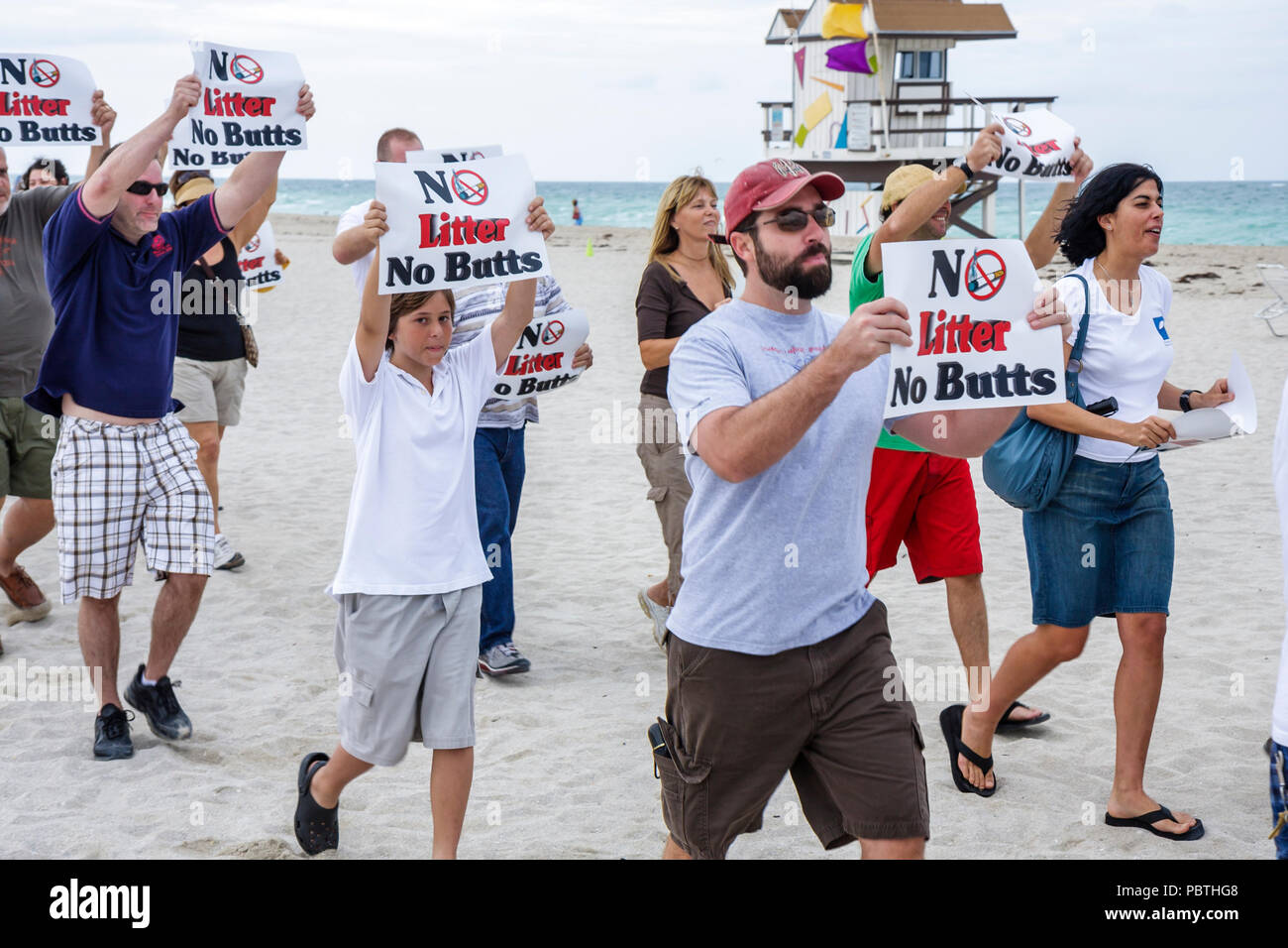 Water pollution signs at beach hi-res stock photography and images - Alamy