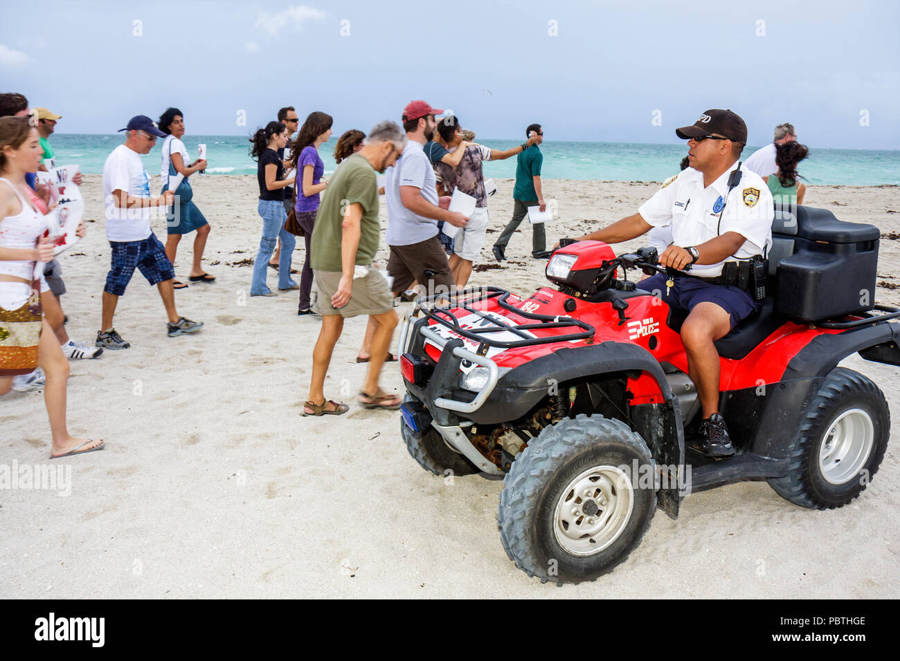 Water pollution signs at beach hi-res stock photography and images - Alamy