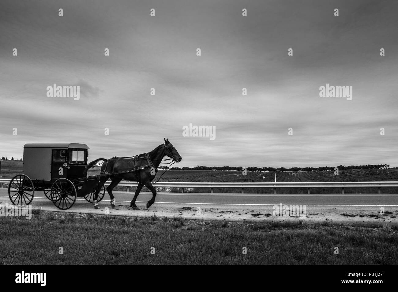 Amish countryside Black and White Stock Photos & Images - Alamy