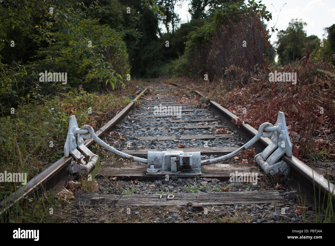 Abandoned tracks hi-res stock photography and images - Alamy
