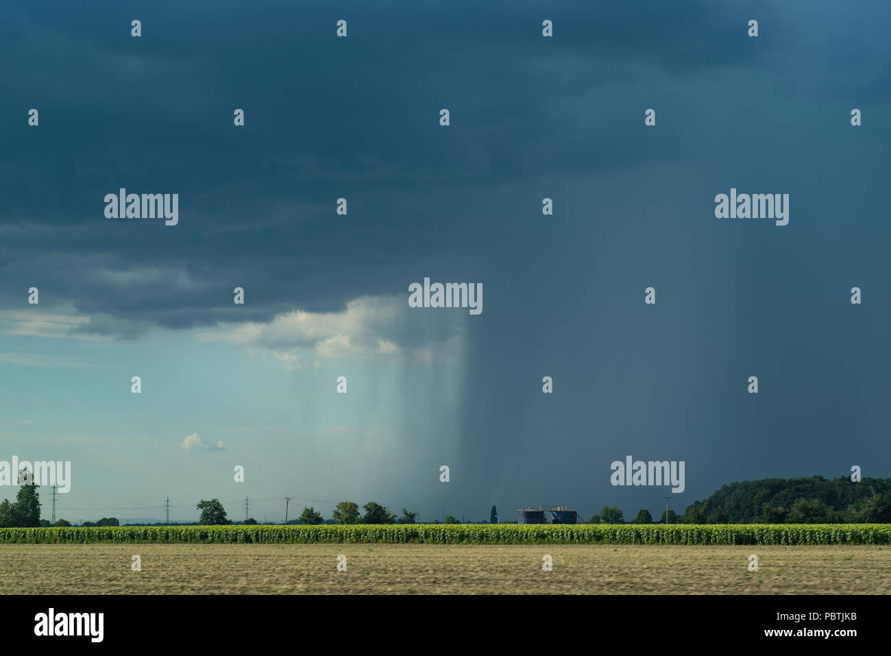 Clouds darkclouds storm hi-res stock photography and images - Alamy