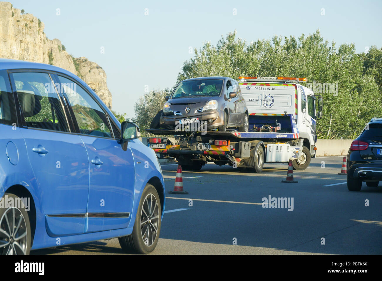 Accident de la circulation automobile hi-res stock photography and ...