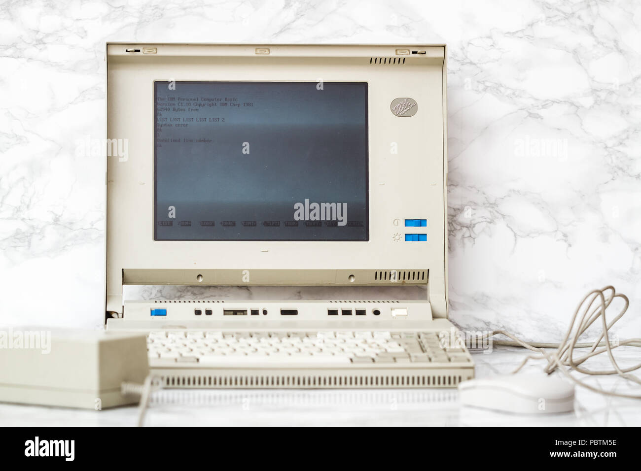 90s laptop hi-res stock photography and images - Alamy