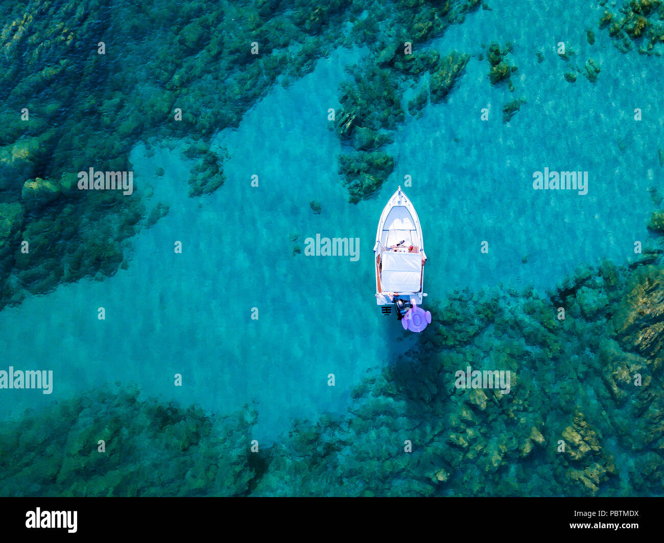Inflatable rubber dinghy on beach hi-res stock photography and images ...