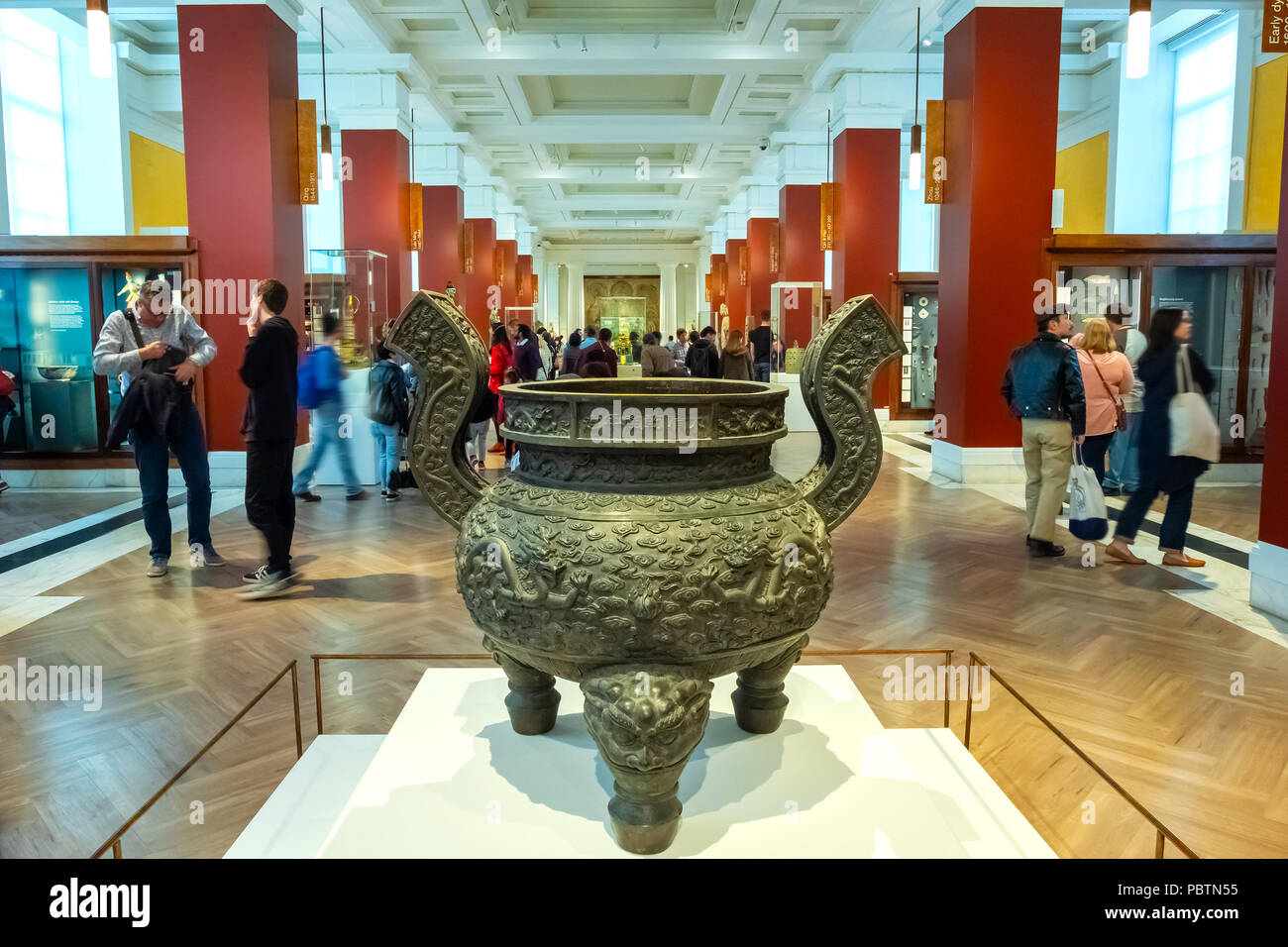 British museum asia room hi-res stock photography and images - Alamy