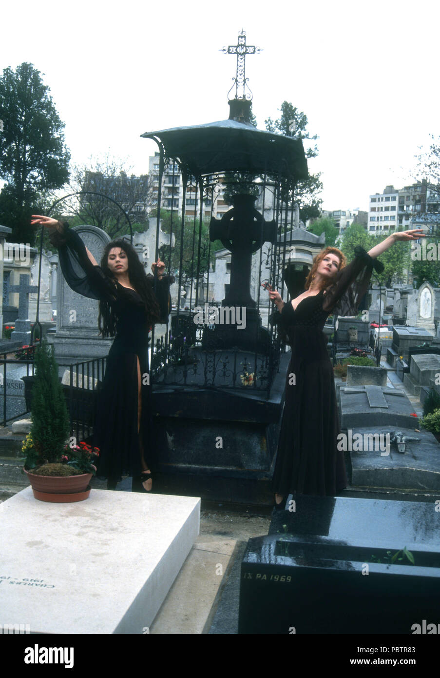 PARIS, FRANCE - APRIL 25: (EXCLUSIVE) Dancers Kristie Canavan and ...