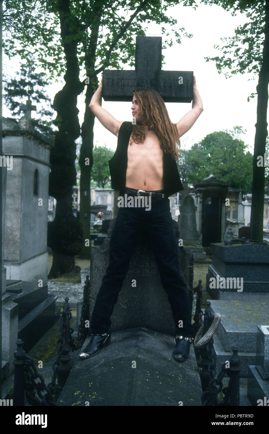PARIS, FRANCE - APRIL 25: (EXCLUSIVE) Musician/singer Paul Mirkovich ...