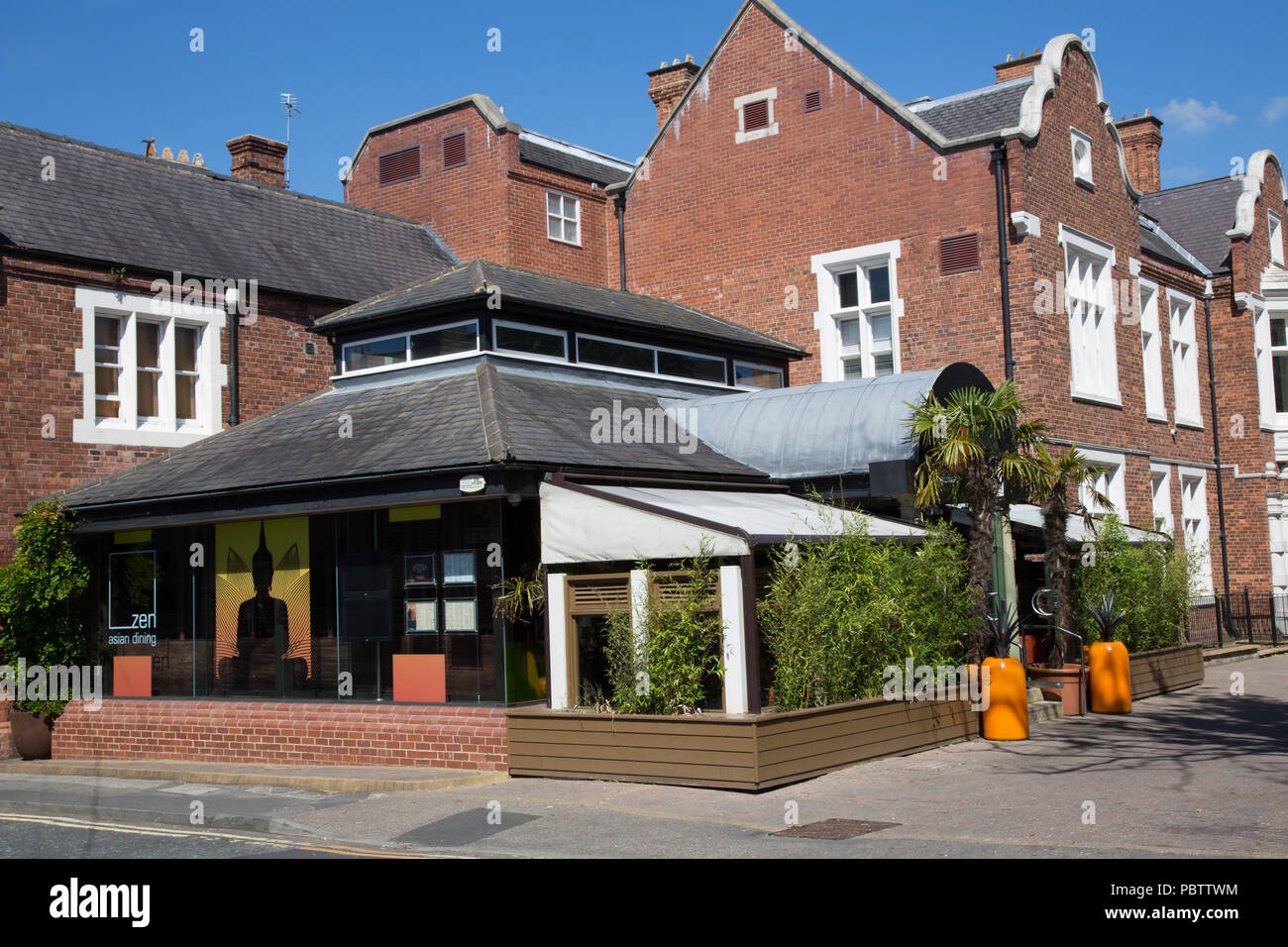 Traditional thai restaurant hi-res stock photography and images - Alamy