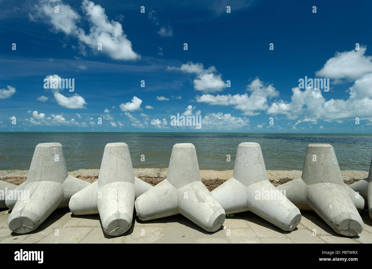 Saving the Worli seashore from waves hitting the wall using concrete ...