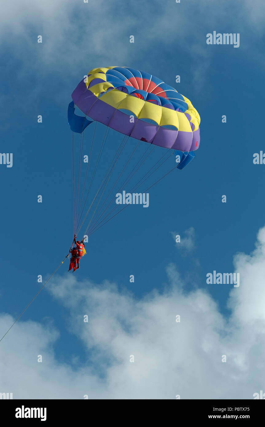 paragliding activity at Marine Drive, Mumbai, India Stock Photo - Alamy