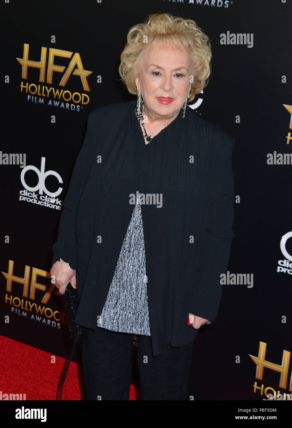 Doris Roberts High Resolution Stock Photography and Images - Alamy