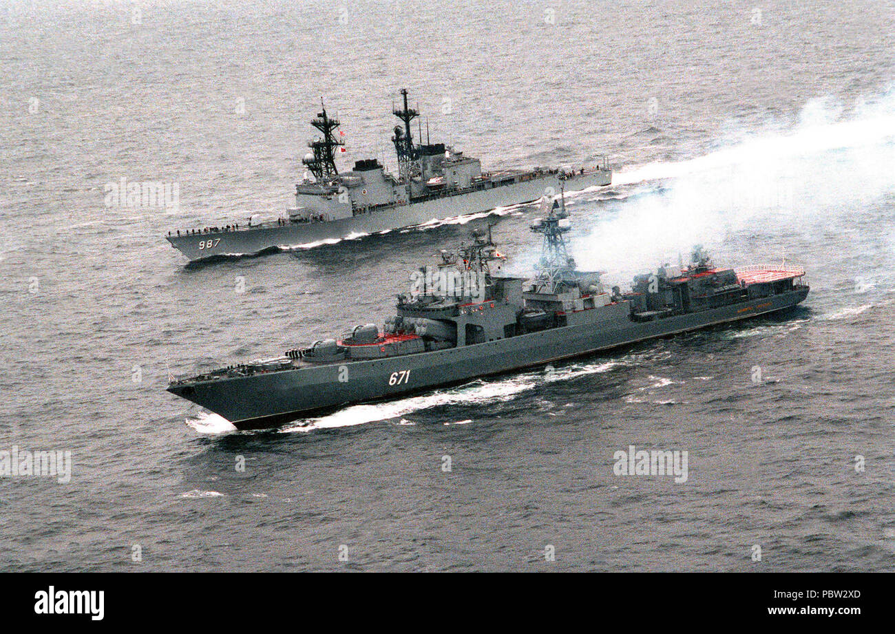 AdmiralLevchenko&O'Bannon1992. A port bow view of the Russian guided ...