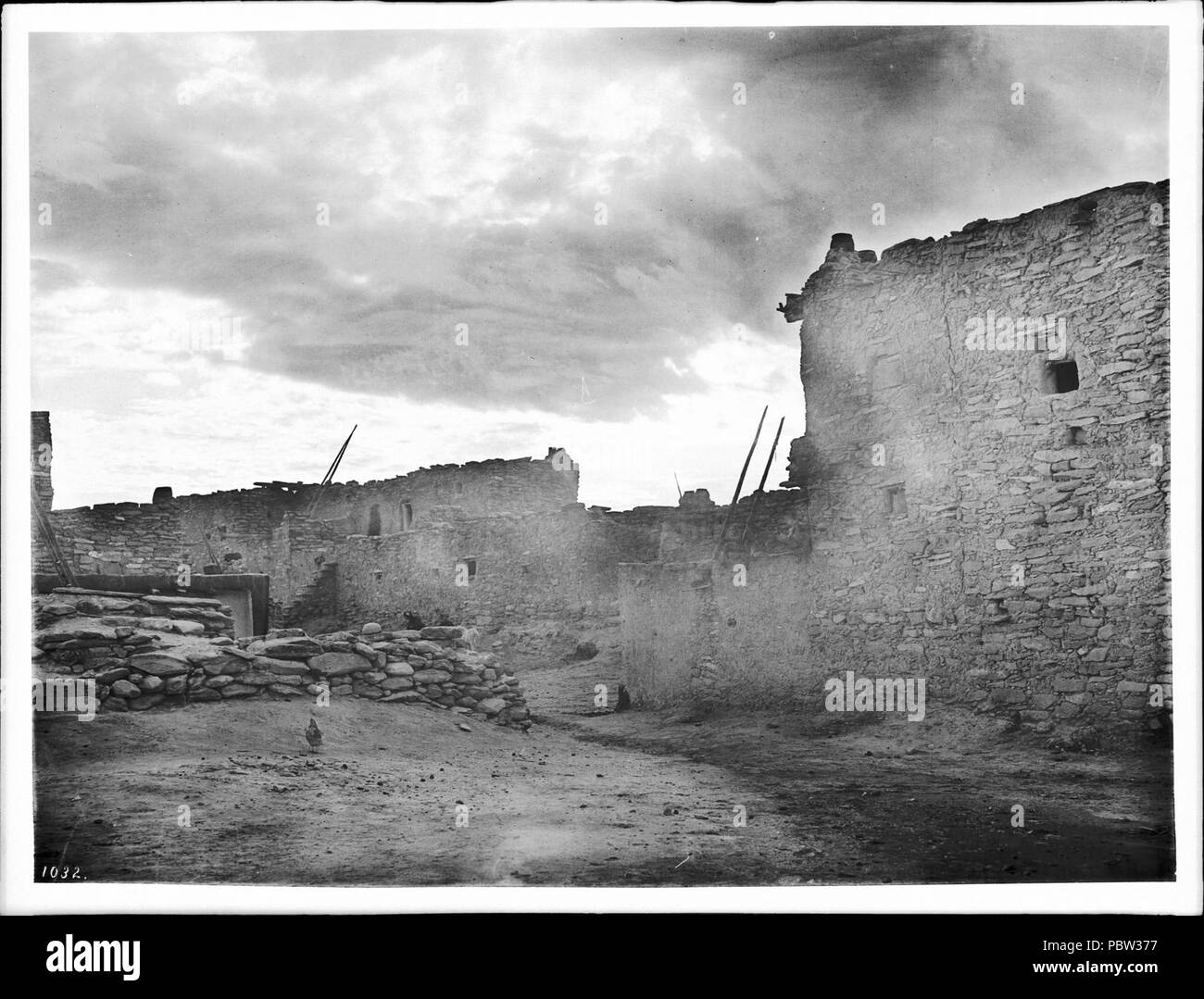 Adobe dwellings hi-res stock photography and images - Alamy