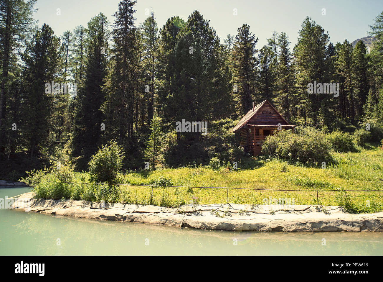 Two storey wooden cabin hi-res stock photography and images - Alamy
