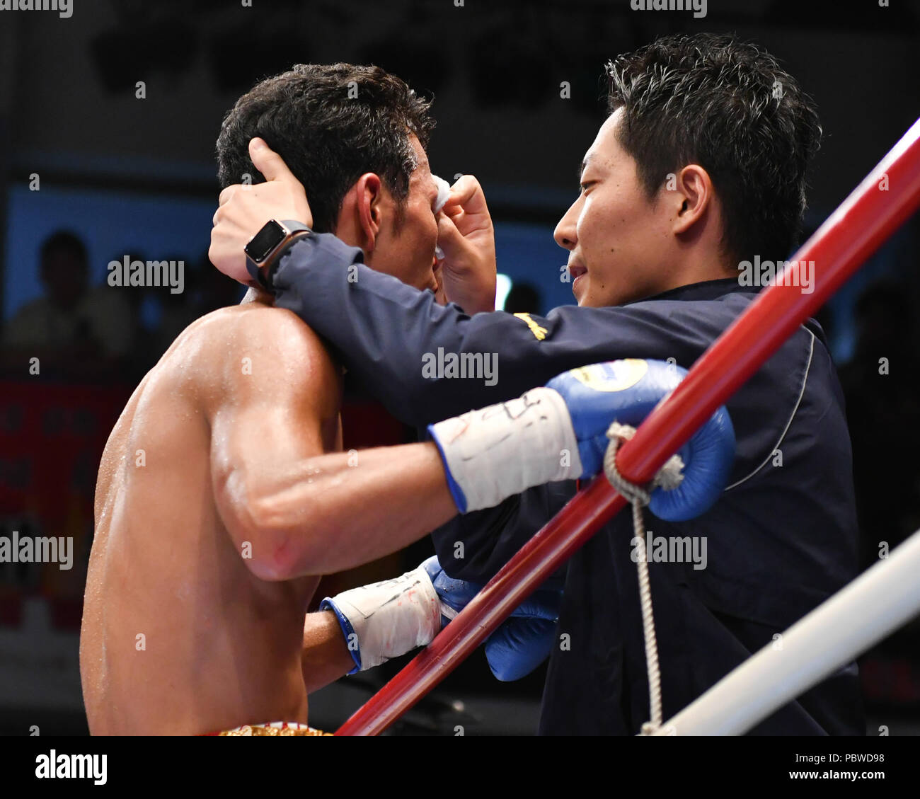 Tokyo, Japan. 27th July, 2018. Shingo Wake (JPN) Boxing : Shingo Wake of Japan is checked by a ...