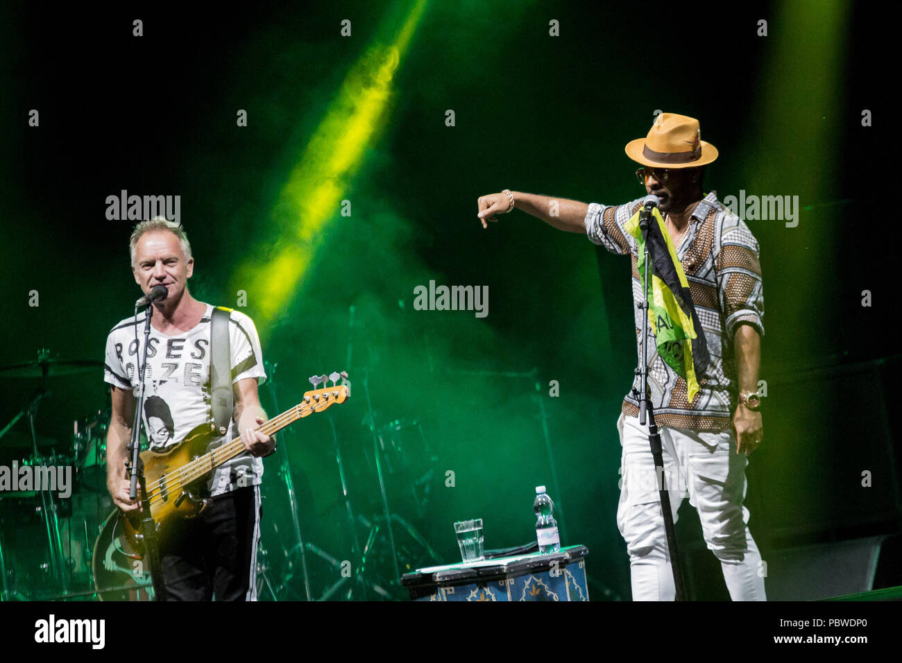 Shaggy concert hi-res stock photography and images - Alamy
