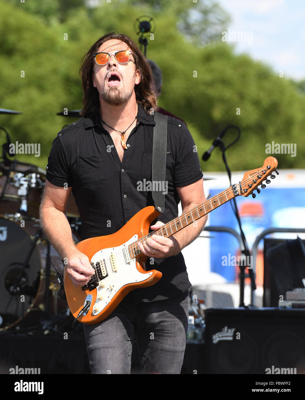 Creedence clearwater revisited hi-res stock photography and images - Alamy