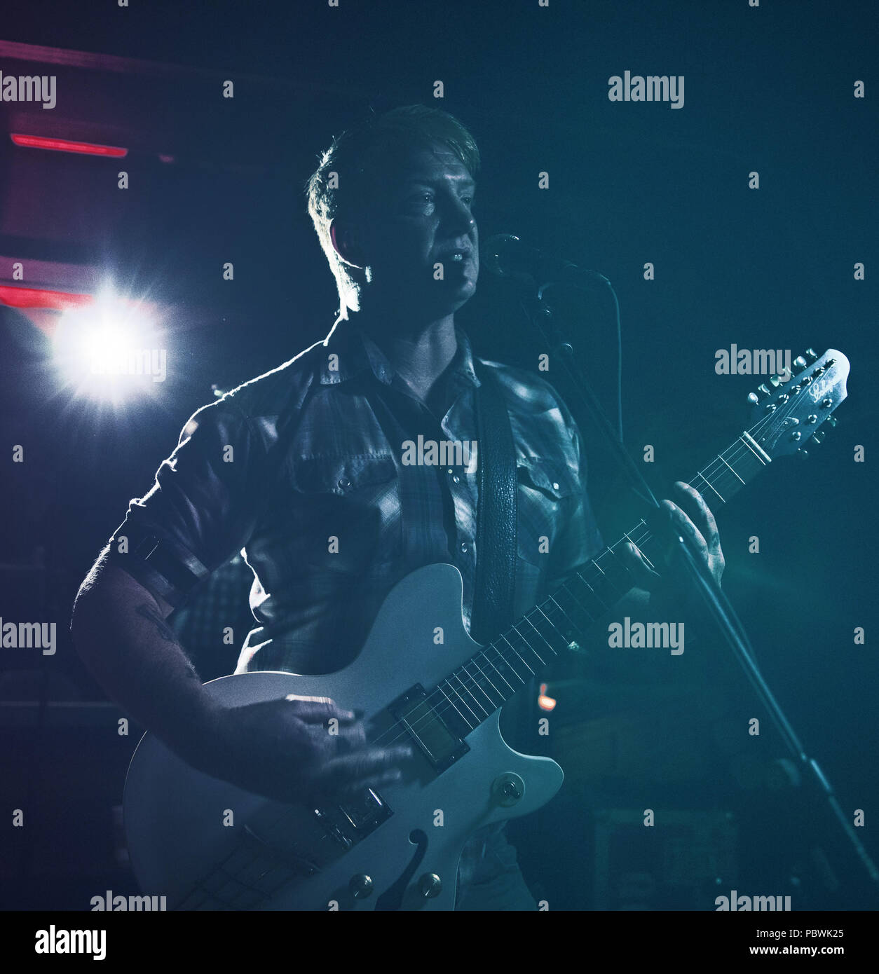 Piano and drums hi-res stock photography and images - Alamy