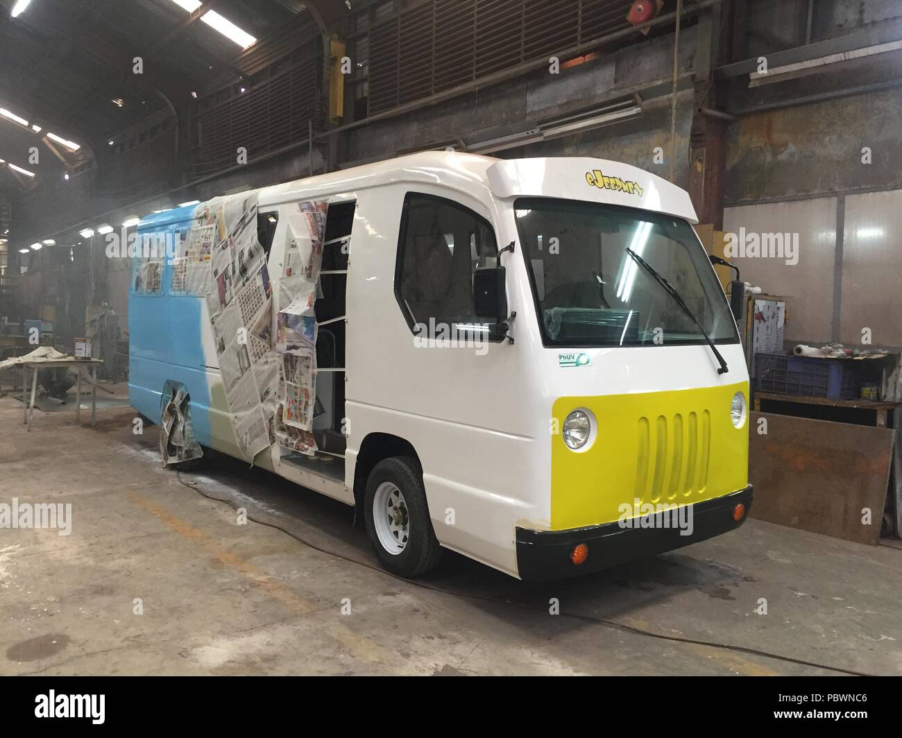 Jeepney minibus philippines hi-res stock photography and images - Alamy