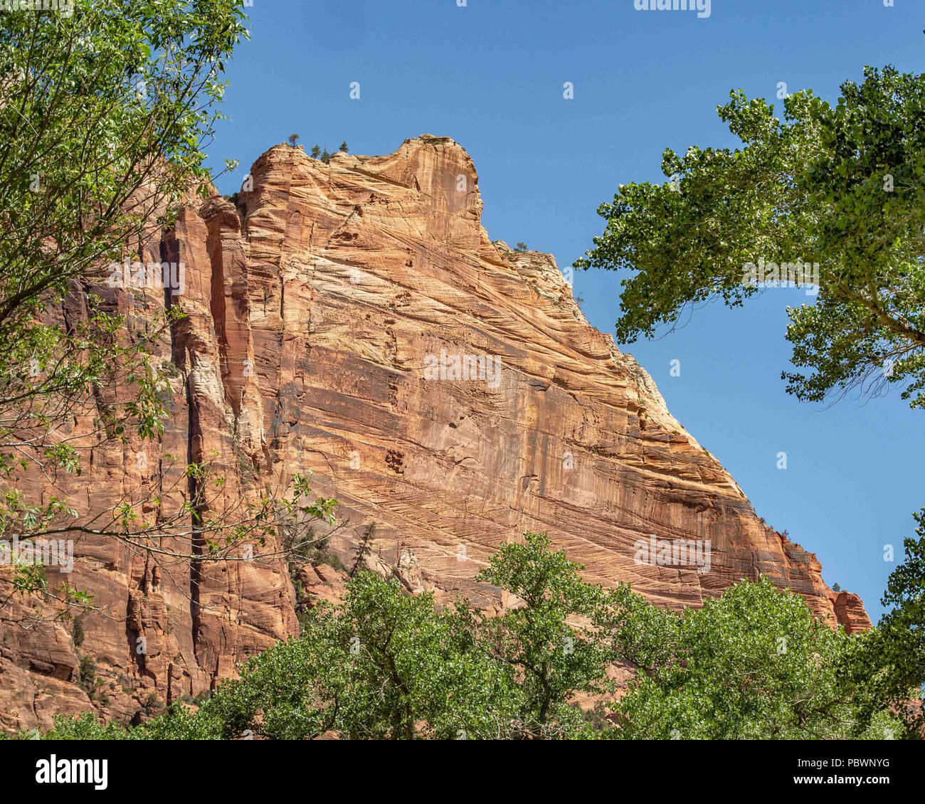 Utah, USA. 3rd June, 2018. Multi-colored towering sedimentary rock ...