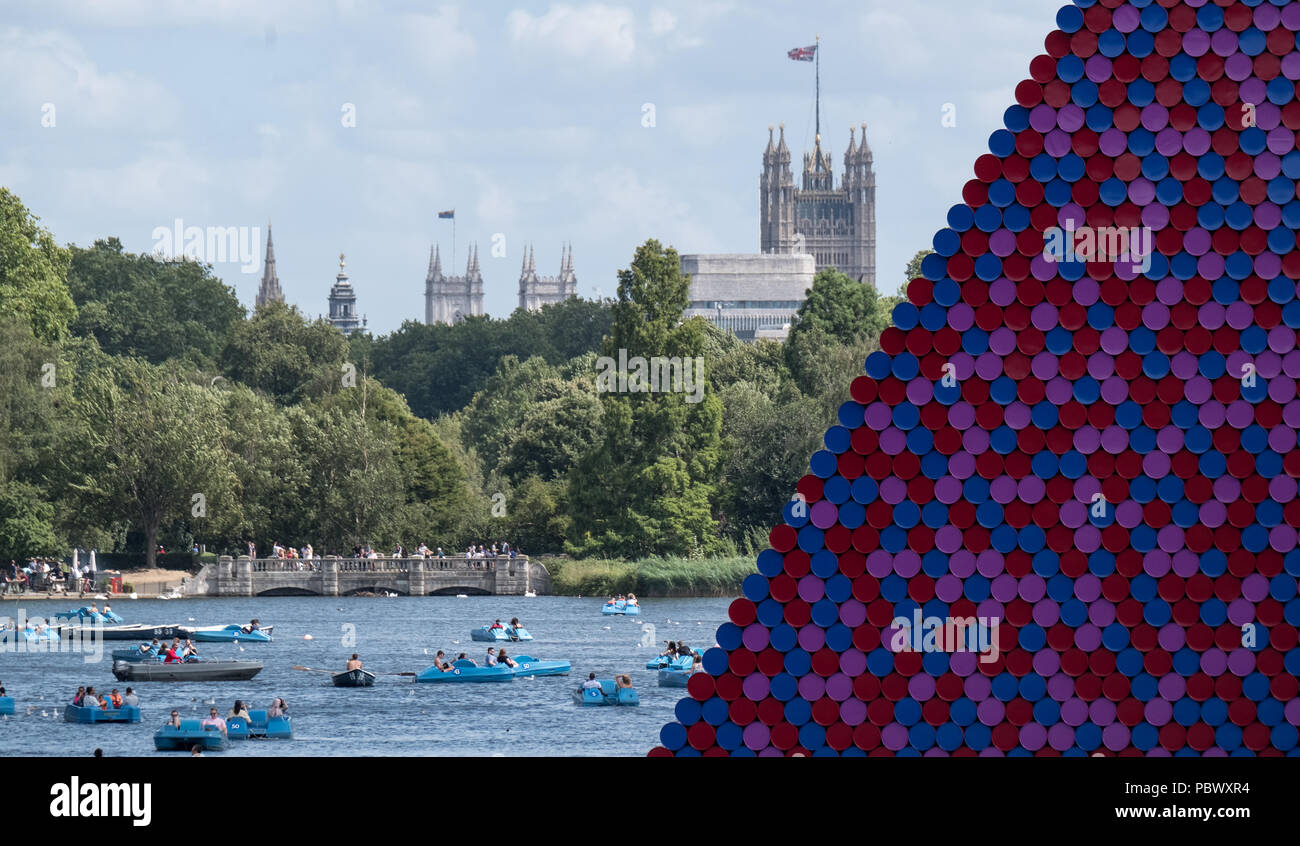 Christo and jeanne claude building hi-res stock photography and images ...